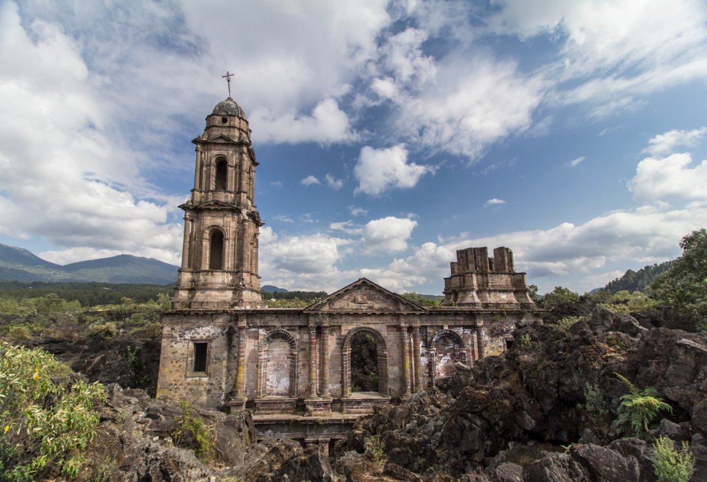 San Juan Parangaricutiro - Loving Mexico
